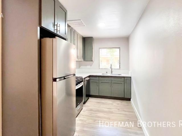 970 Menlo Ave Los Angeles, CA 90006