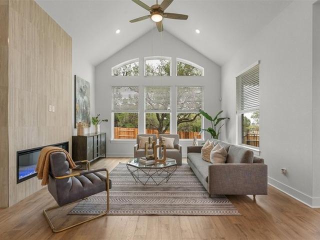 9714 Cathedral Ln, Manvel, TX 77578