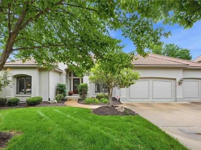 9714 Wild Rose Ln, Lenexa, KS 66227
