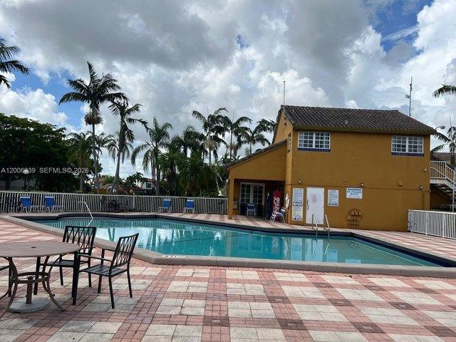 9715 Fontainebleau Blvd Unit E308, Miami, FL 33172