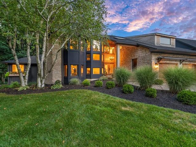 9715 Gulfstream Dr, Fishers, IN 46037