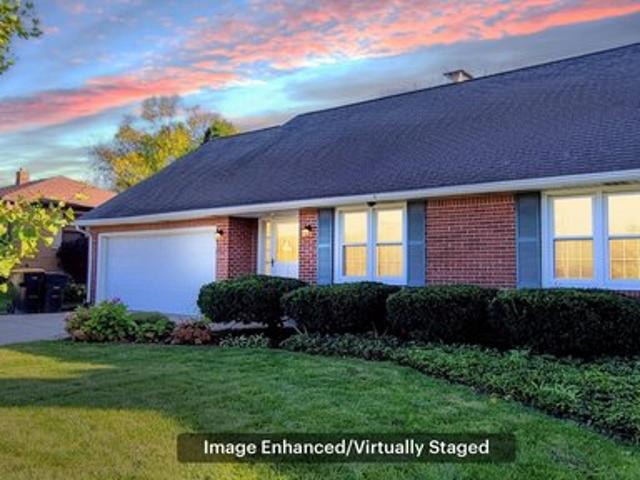 9715 W Wisconsin Ave, Wauwatosa, WI 53226
