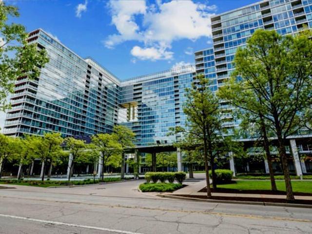 9715 Woods Dr Unit 1008, Skokie, IL 60077
