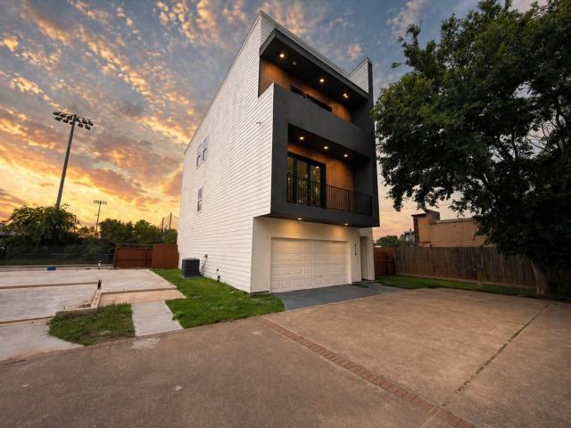 9716 Kapri Ln, Houston, TX 77025 | MLS #82630 | Compass