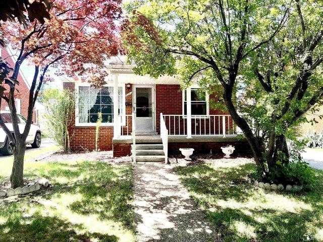 9716 Quandt St, Allen Park, MI 48101
