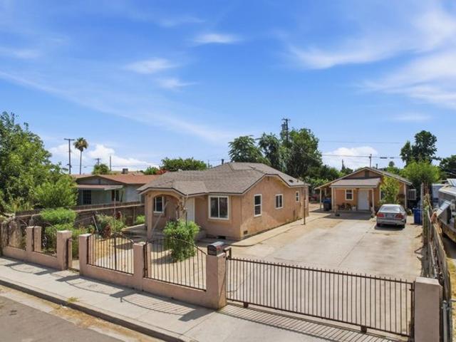 9717 Waco Ave, Lamont, CA 93241