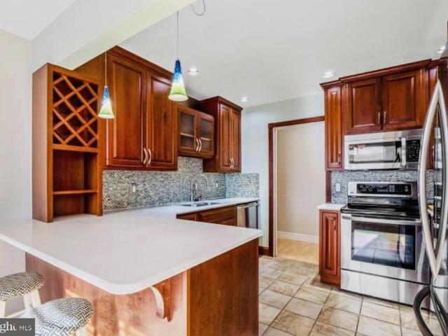 9718 Kingsbridge Drive # 204