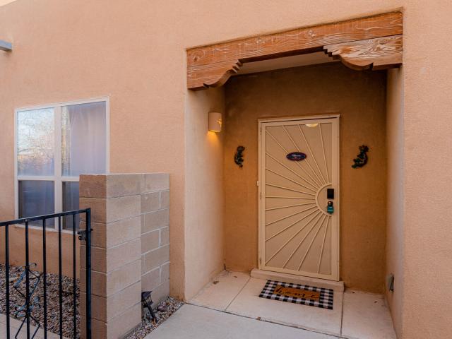 9719 Calle Chamisa NW