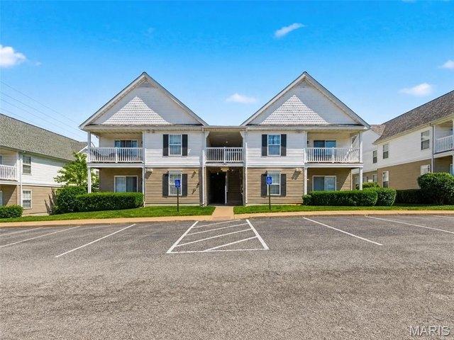 9719 Crayford Dr Unit D, Affton, MO 63123