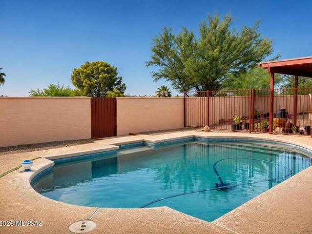 9710 E Celeste Dr, Tucson, AZ 85730