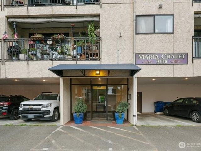 9710 Greenwood Ave N Apt 303, Seattle, WA 98103