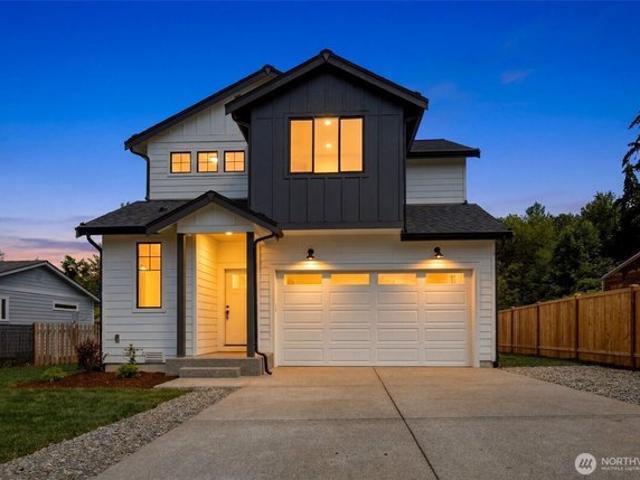 9711 McKinley Ave E, Tacoma, WA 98445