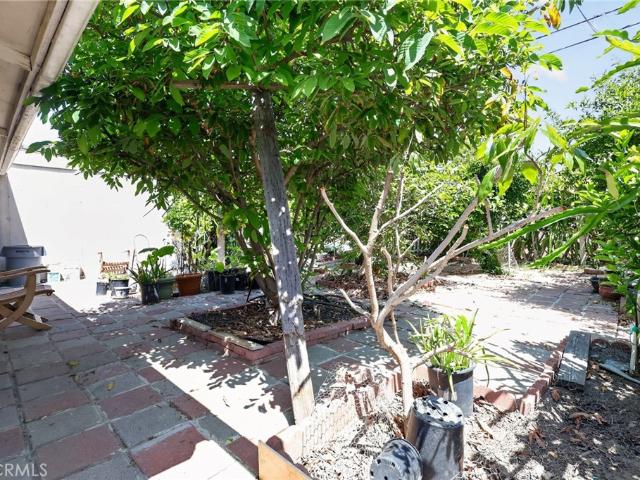 9711 Oasis Avenue