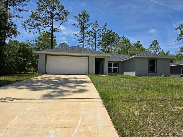 9712 N Country Club Way, Citrus Springs, FL 34434