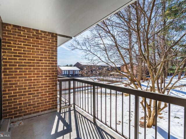 9713 Kings Crown Ct, Unit 102, Fairfax, VA 22031 | Compass
