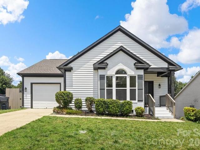 9713 Pernell Ln, Charlotte, NC 28213