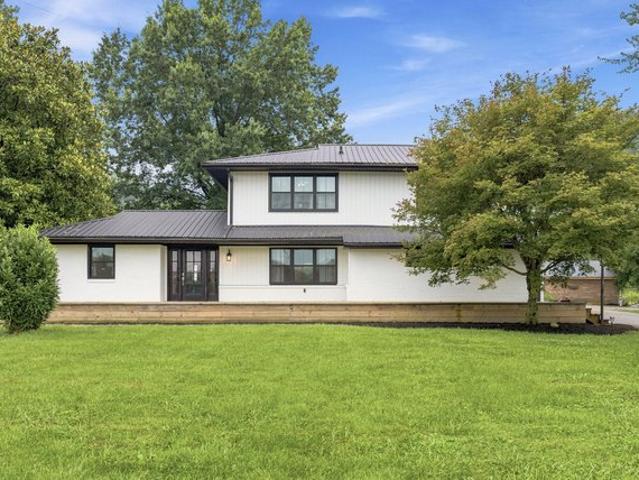 971 E College Ave, Stanton, KY 40380