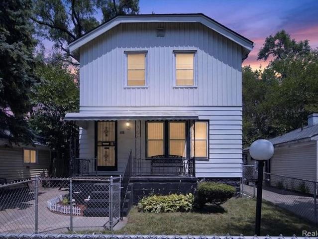 971 E Golden Gate, Highland Park, MI 48203