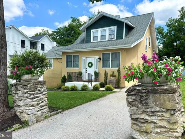 971 Henry Ave, Wayne, PA 19087