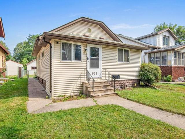 971 Lawson Ave E, Saint Paul, MN 55106