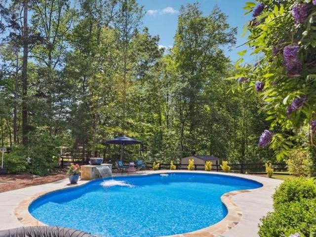 971 Roper Rd, Canton, GA 30115
