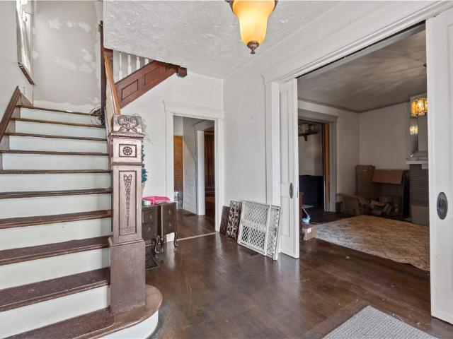 971 Thompson Ave