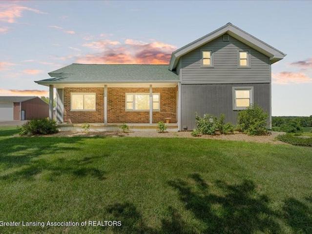 9724 Garrison Rd, Laingsburg, MI 48848