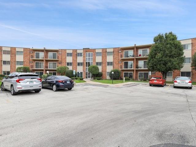 9724 S Karlov Ave Apt 207, Oak Lawn, IL 60453