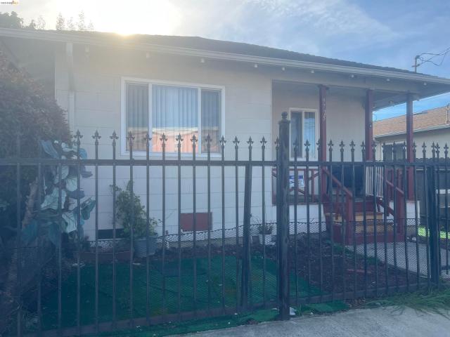 9725 Holly St, Oakland, CA 94603 | MLS #41125 | Compass