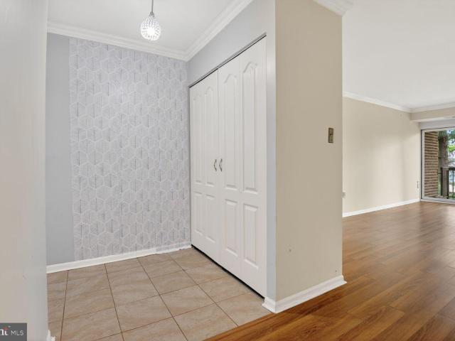 9725 Kings Crown Ct, Unit 202, Fairfax, VA 22031 | MLS #VAFX2304 | Compass