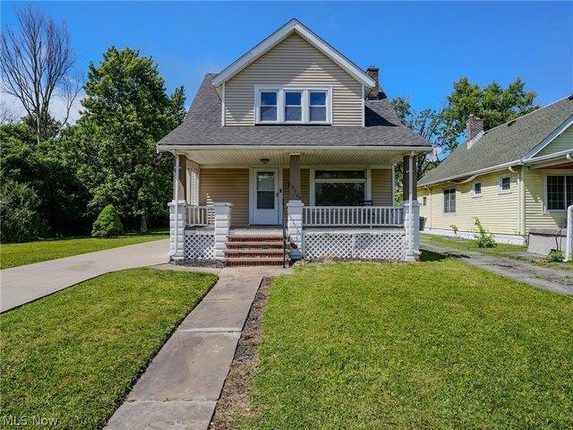 9725 Parkview Ave, Garfield Heights, OH 44125
