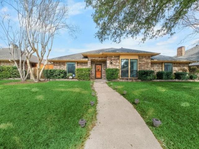 9727 Amberley Dr, Dallas, TX 75243