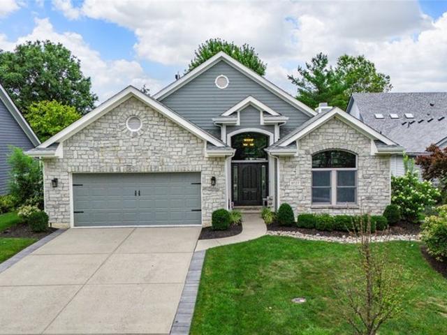 9727 Greenside Ct, Centerville, OH 45458