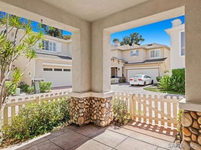 9727 Stonecrest Blvd
