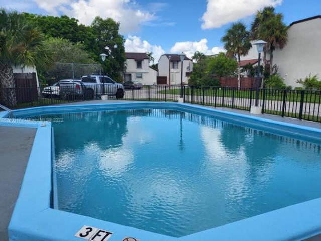 9727 6th Ter NW #9727, Miami, FL 33172