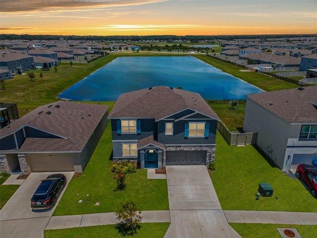 9728 Crescent Ray Dr, Wesley Chapel, FL 33545