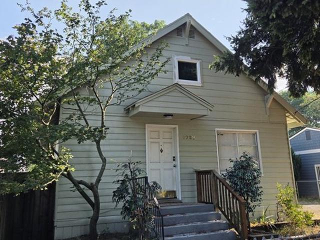 9728 SE Reedway St, Portland, OR 97266