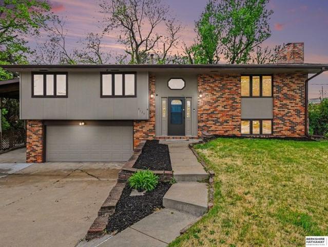 9729 Ogden Cir, Omaha, NE 68134