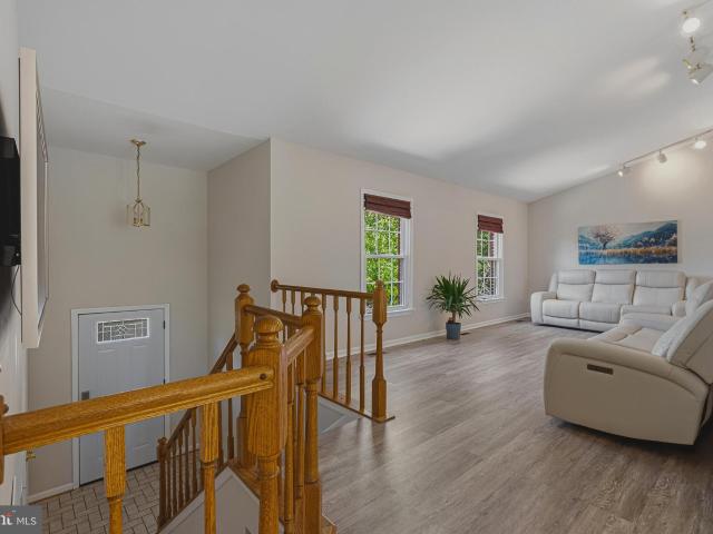 9729 Zimbro Ave, Manassas, VA 20110 | MLS #VAMN2010 | Compass