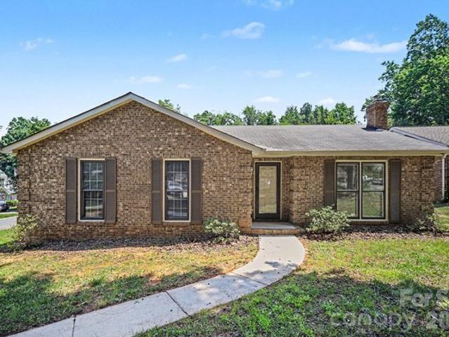 9720 Stillwater Ln, Mint Hill, NC 28227