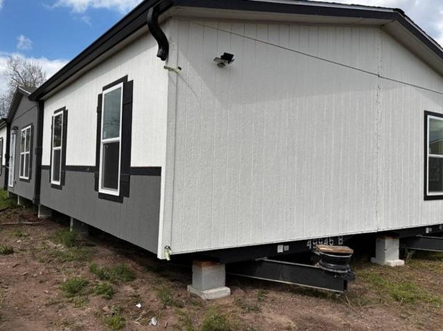 9721 Veterans Memorial Dr, Houston, TX 77038