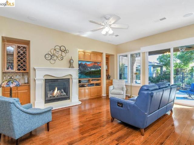 972 Centennial Dr
