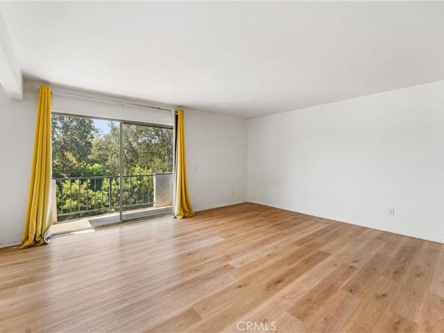 972 E California 207