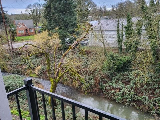 972 N 2nd Street 2 Bedroom Apartment for Rent at 972 N 2nd St, Jefferson, OR 97352