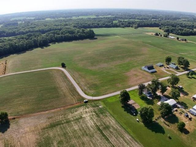 972 N 300 Rd W, Washington, IN 47501