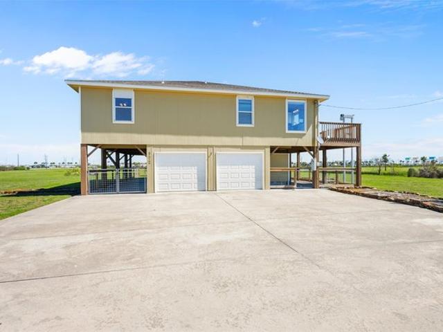 972 Rancho Carribe, Port Bolivar, TX 77650