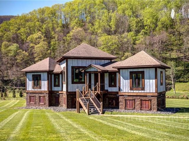972 W Deep Ford Rd, Lansing, NC 28643