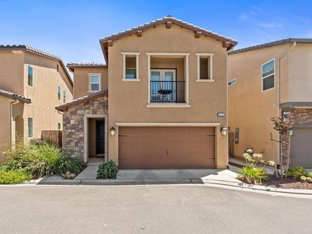 972 Winchell Way W, Madera, CA 93636