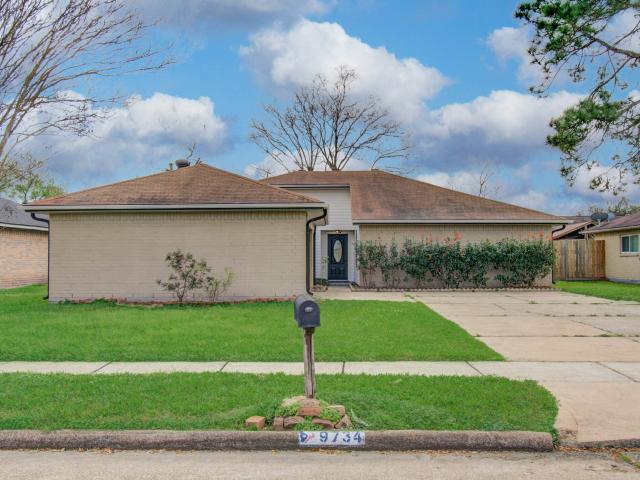 9734 Oakmont Drive