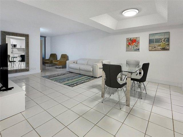 9735 NW 52nd St Apt 209, Doral, FL 33178